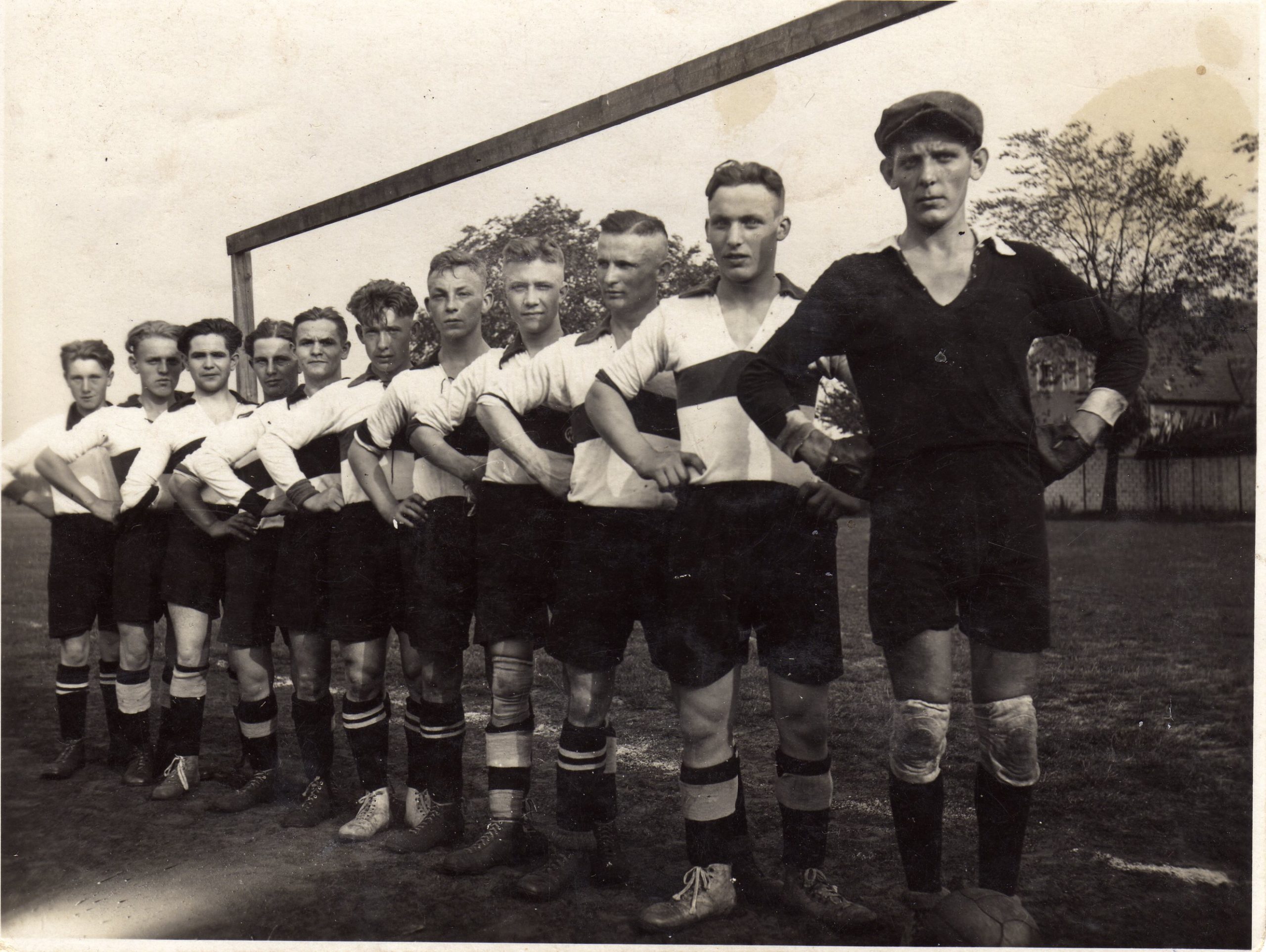 SuS SCHEIDINGEN 1928 e.V. SuS 1. Mannschaft 01.09.1930 in Paderborn ...